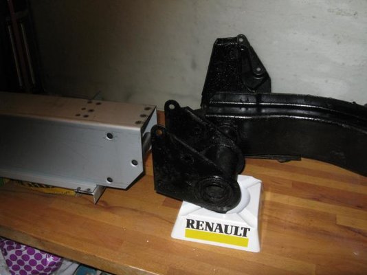 Renault 4 Rear Suspension End Wrapping - Close off spaces for dirt ...
